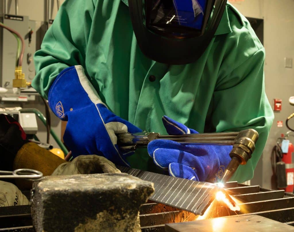 Eight Veterans Complete WWFS Welding Training Program in August ...